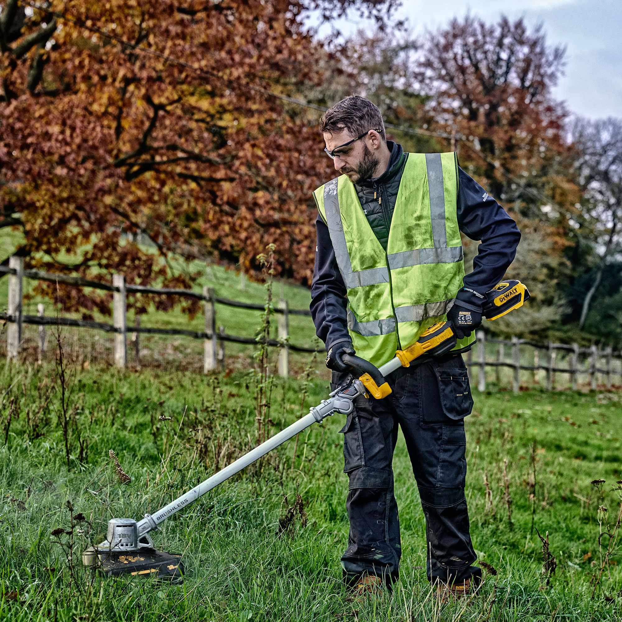 DeWalt DEWALT DCMST561P1 18v Brushless String Trimmer 1x5ah - ToolStore UK
