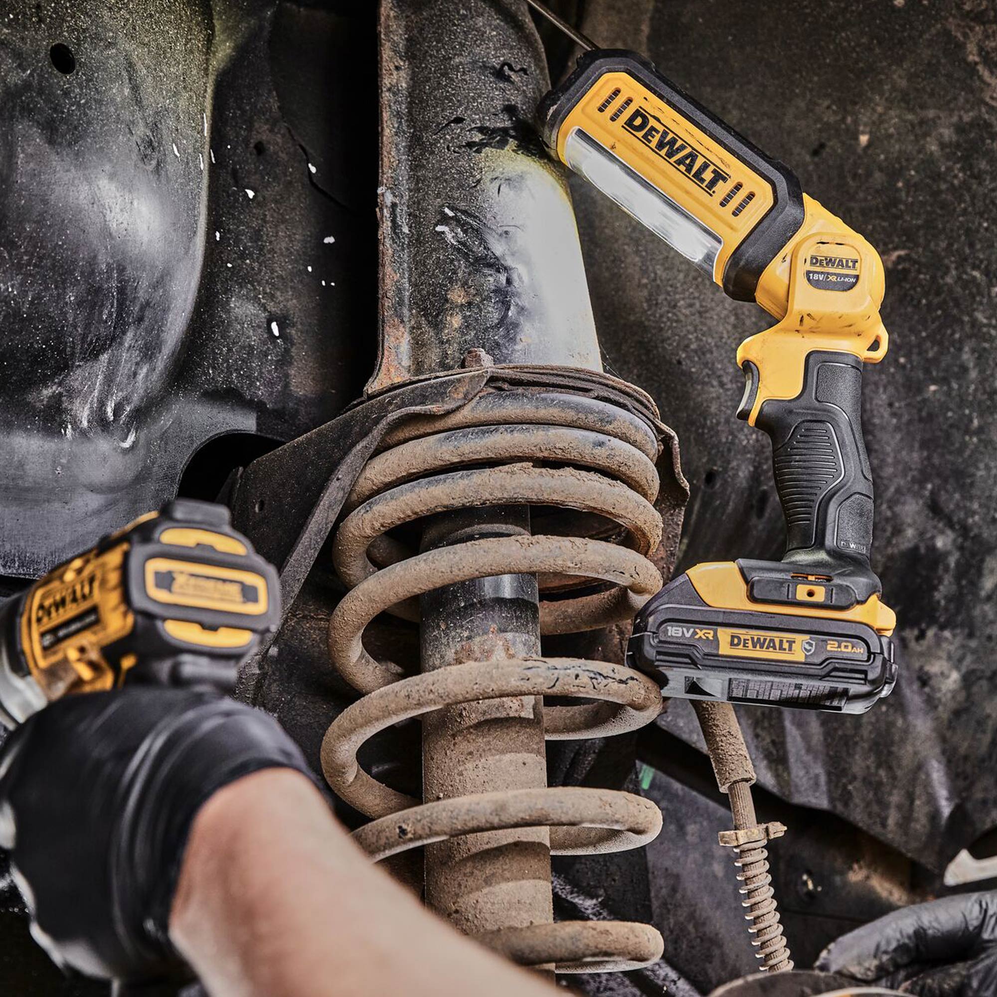 DEWALT DCL050 18v XR LED Area Light - ToolStore UK