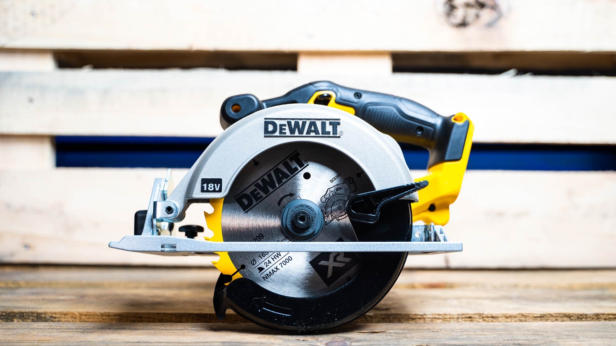 DEWALT 18v Circular Saw, DCS391N - ToolStore UK