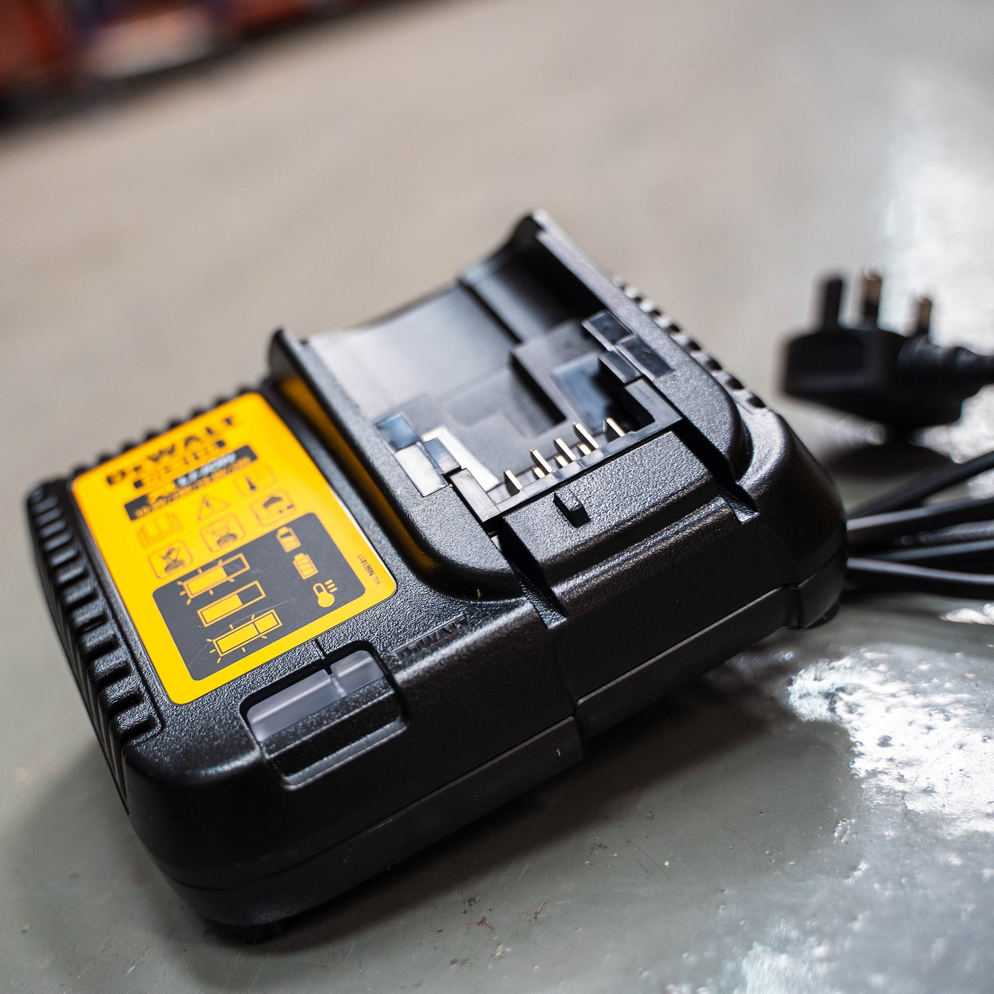 DeWalt DEWALT DCK2071P2T 18v Brushless DCH133/DCD796 Twin Pack with ...