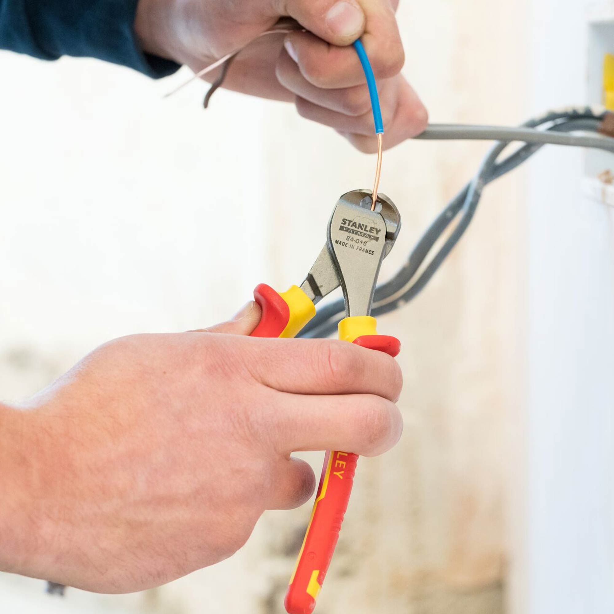 STANLEY 0 84 016 Fatmax 165mm VDE End Cutters - ToolStore UK