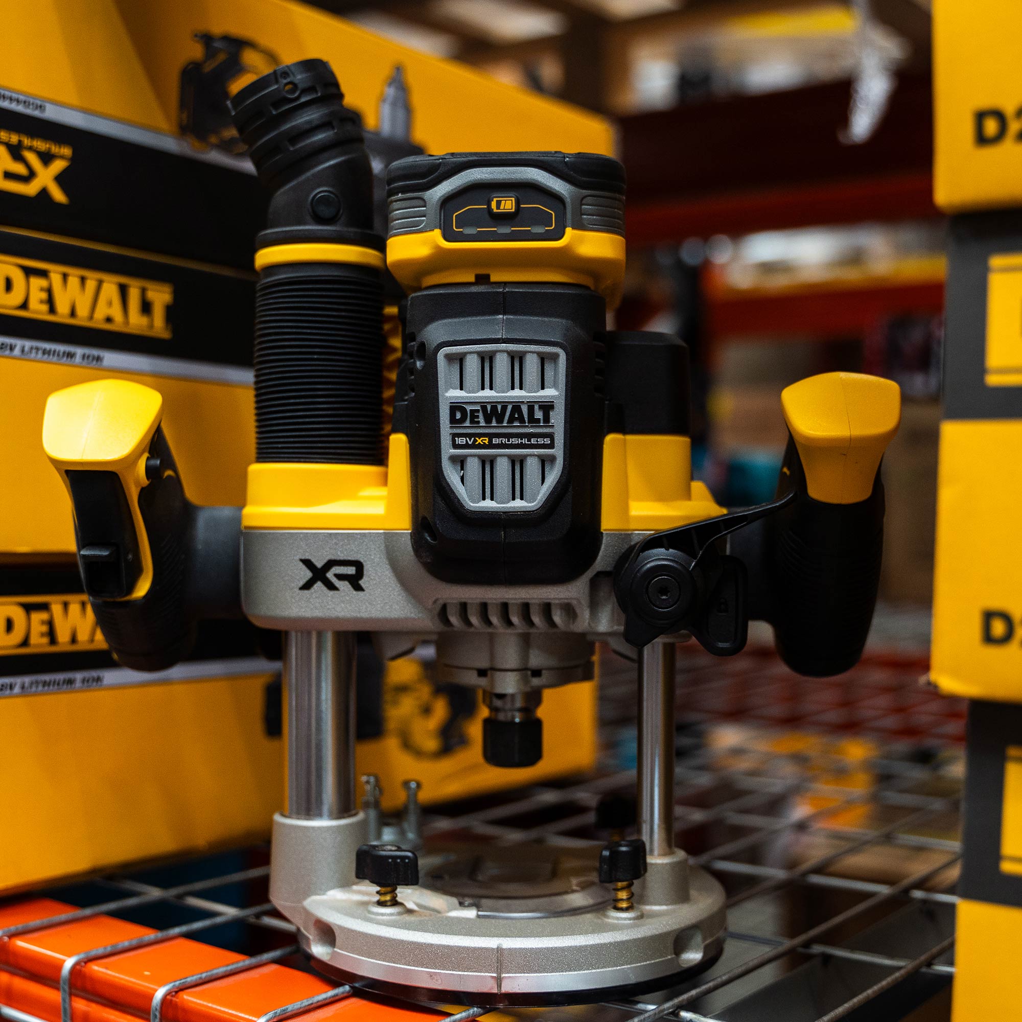 DeWalt DEWALT DCW620H2 18v Brushless 12mm Router with 2x5ah Powerstack ...