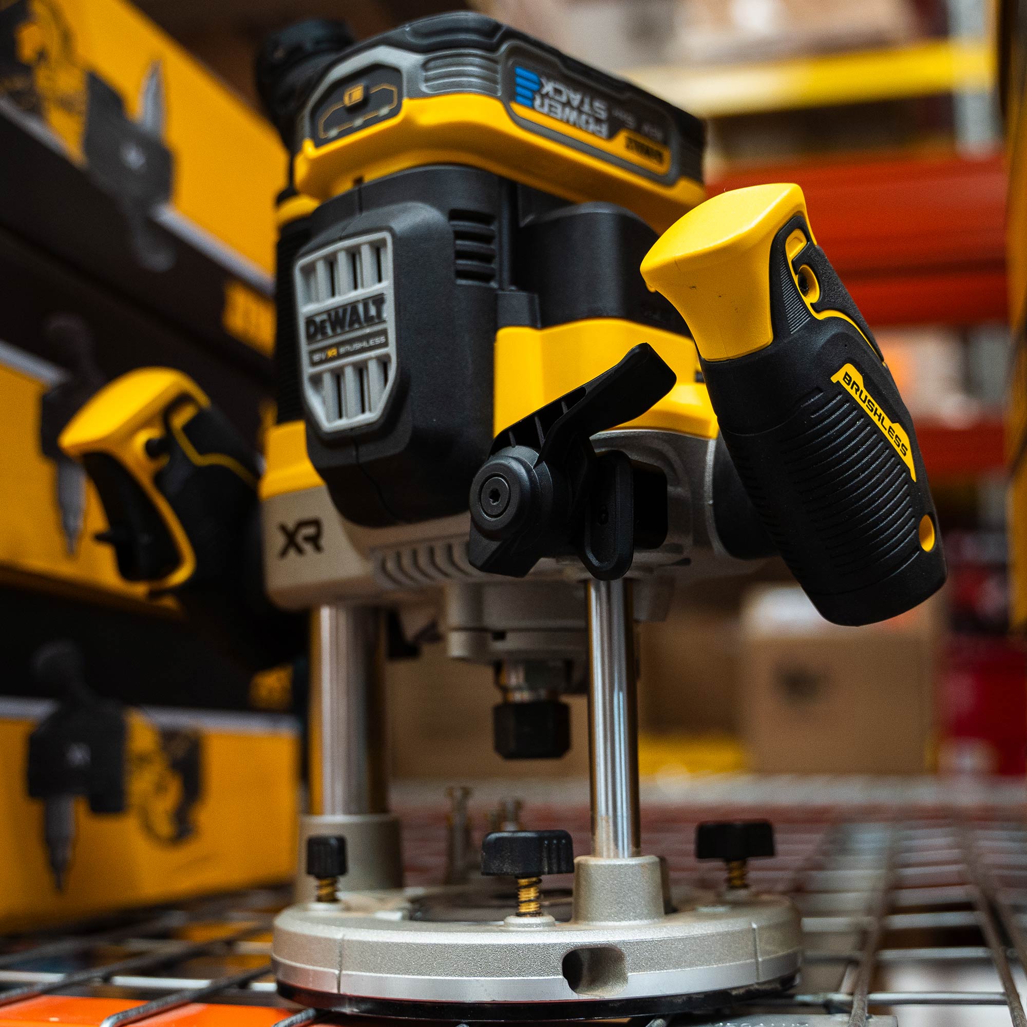 DeWalt DEWALT DCW620H2 18v Brushless 12mm Router with 2x5ah Powerstack ...