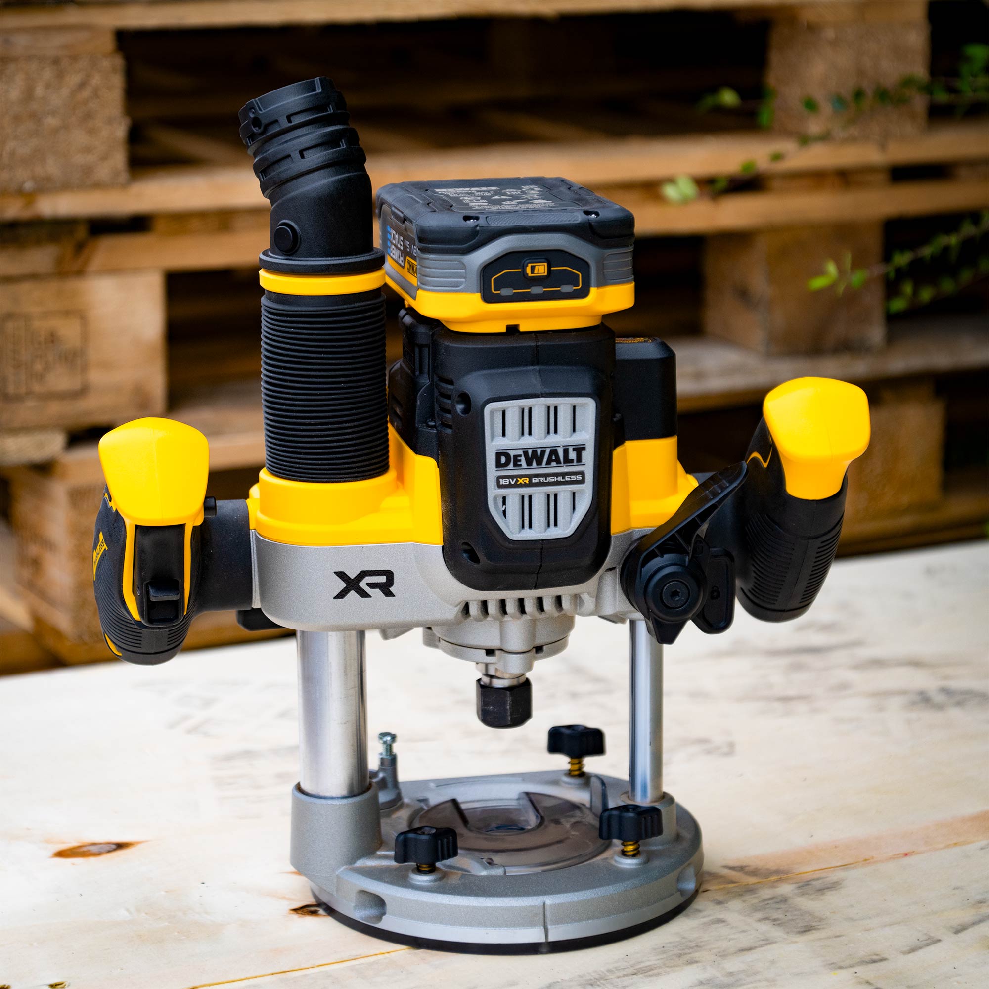 DeWalt DEWALT DCW620H2 18v Brushless 12mm Router with 2x5ah Powerstack ...