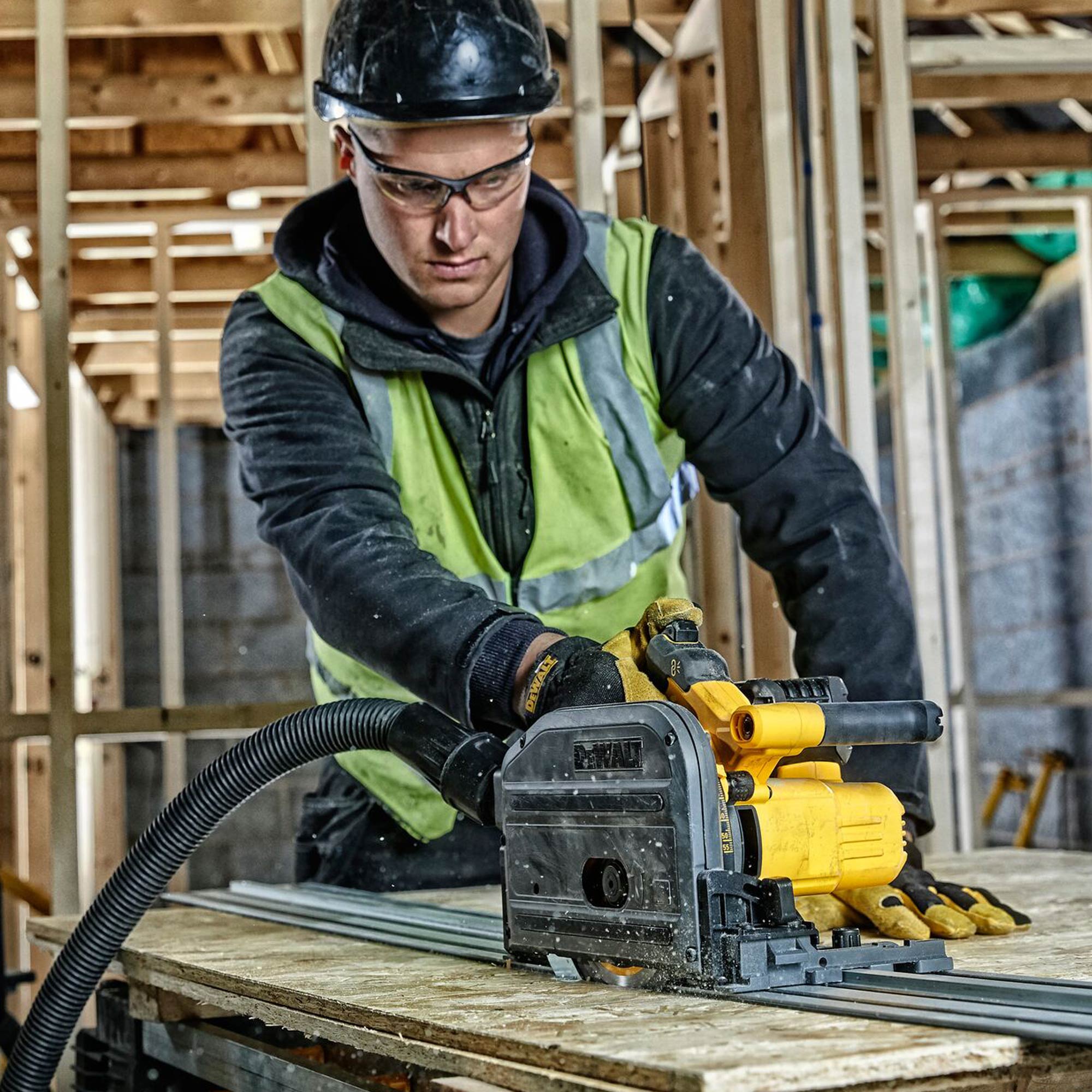 DCS520T2 54v XR Flexvolt Plunge Saw 2x6ah Batteries - ToolStore UK