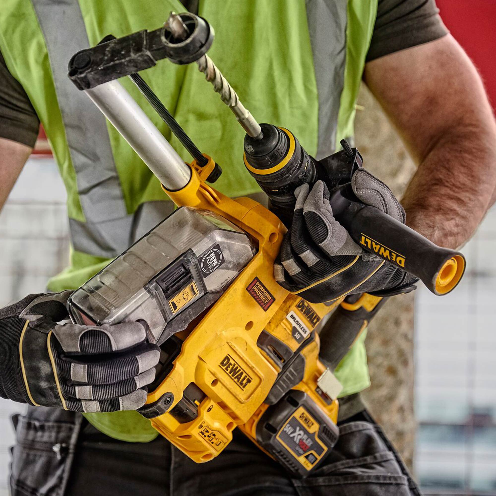 D25303DH 18v XR Dust Extraction Unit - ToolStore UK