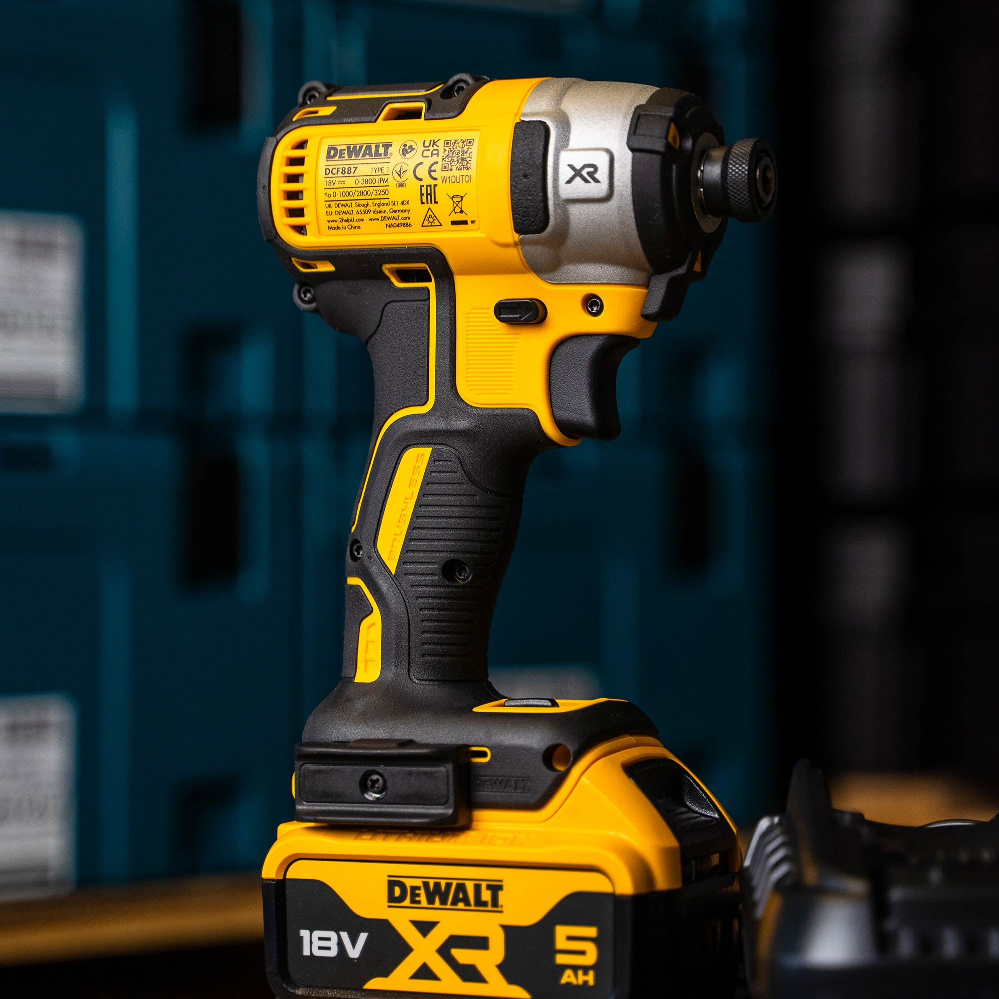 DEWALT DCK266P2T 18v Brushless Combi Drill Kit - ToolStore UK