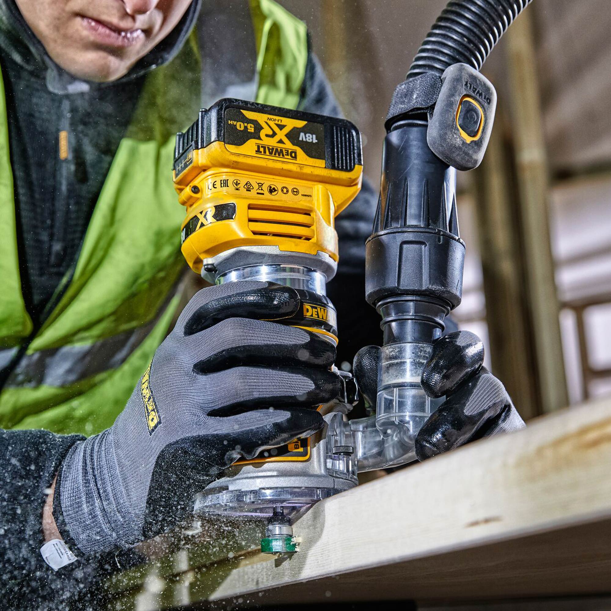 DeWalt DCW604NT 18v XR Brushless Router/Trimmer - ToolStore UK