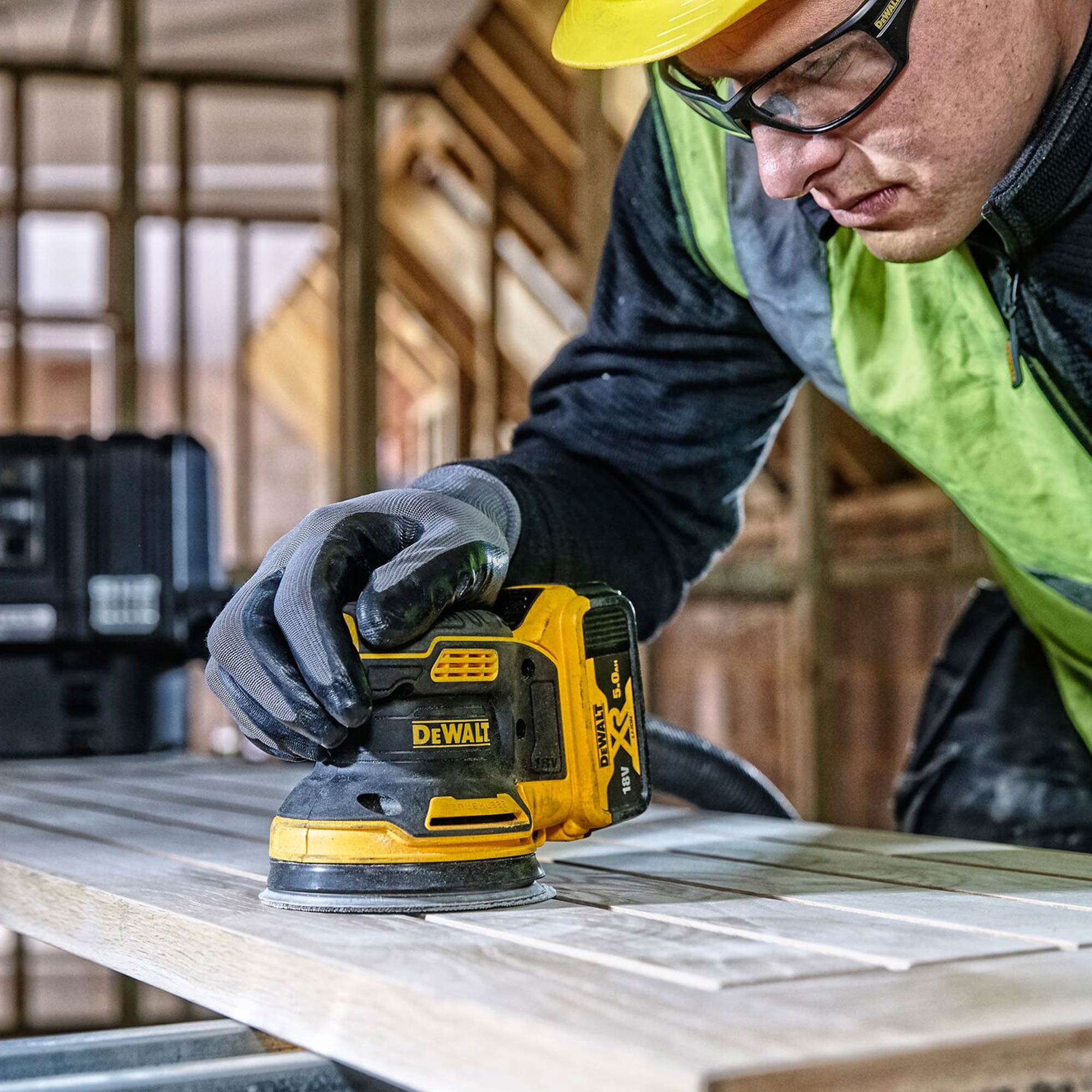 DEWALT DCW210N 18v Brushless Random Orbit Sander - ToolStore UK