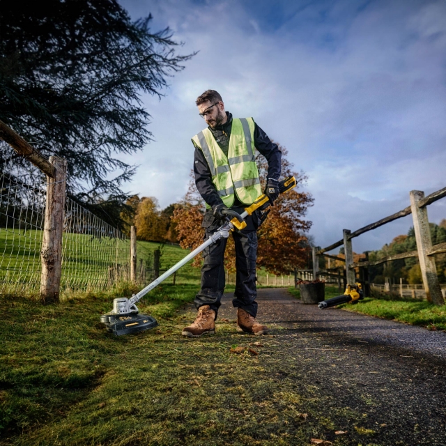 DeWalt DEWALT DCMST561N 18v Brushless String Trimmer BODY ONLY ...
